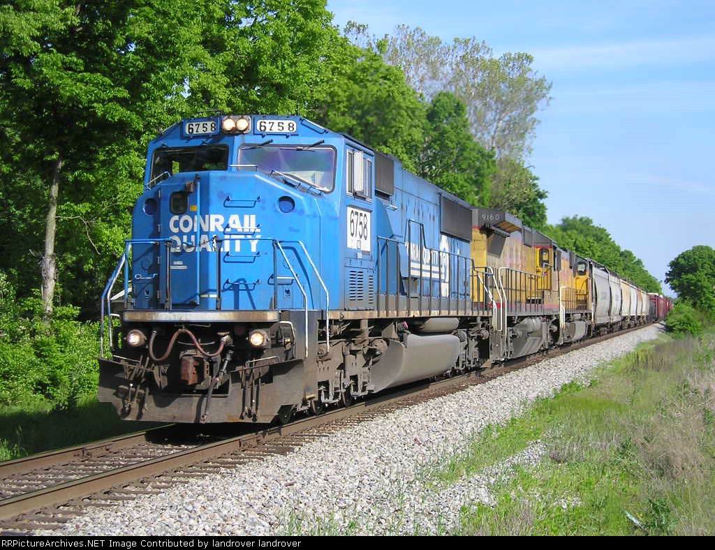 NS 6758 On NS 175 Westbound